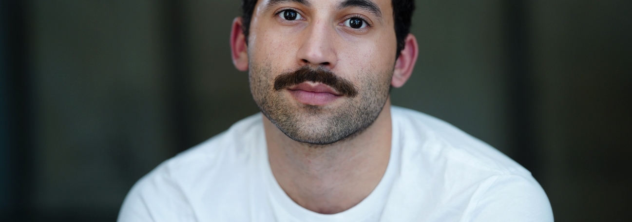 Gabriel Marc, auteur et comédien de la pièce Jacques de Bascher ...