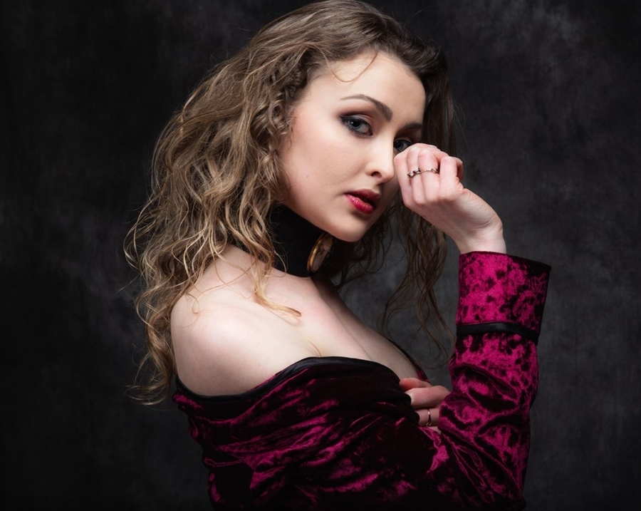 Modèle photo, membre VIP "Kalysta" pose pour de plus en plus de marques ...